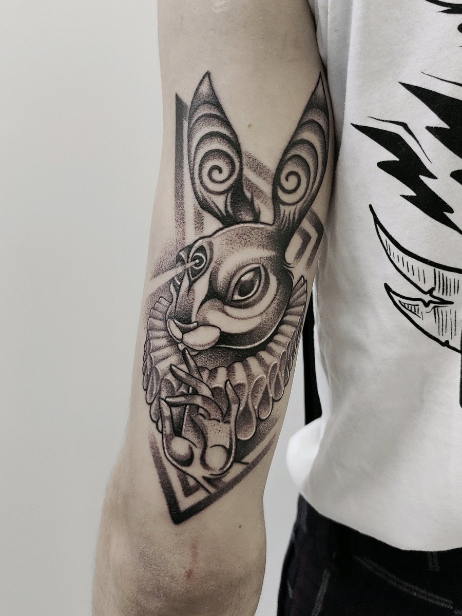 Tatuaż #81656 - Lis Tofu - Styl: Black & Grey | TattooArtist