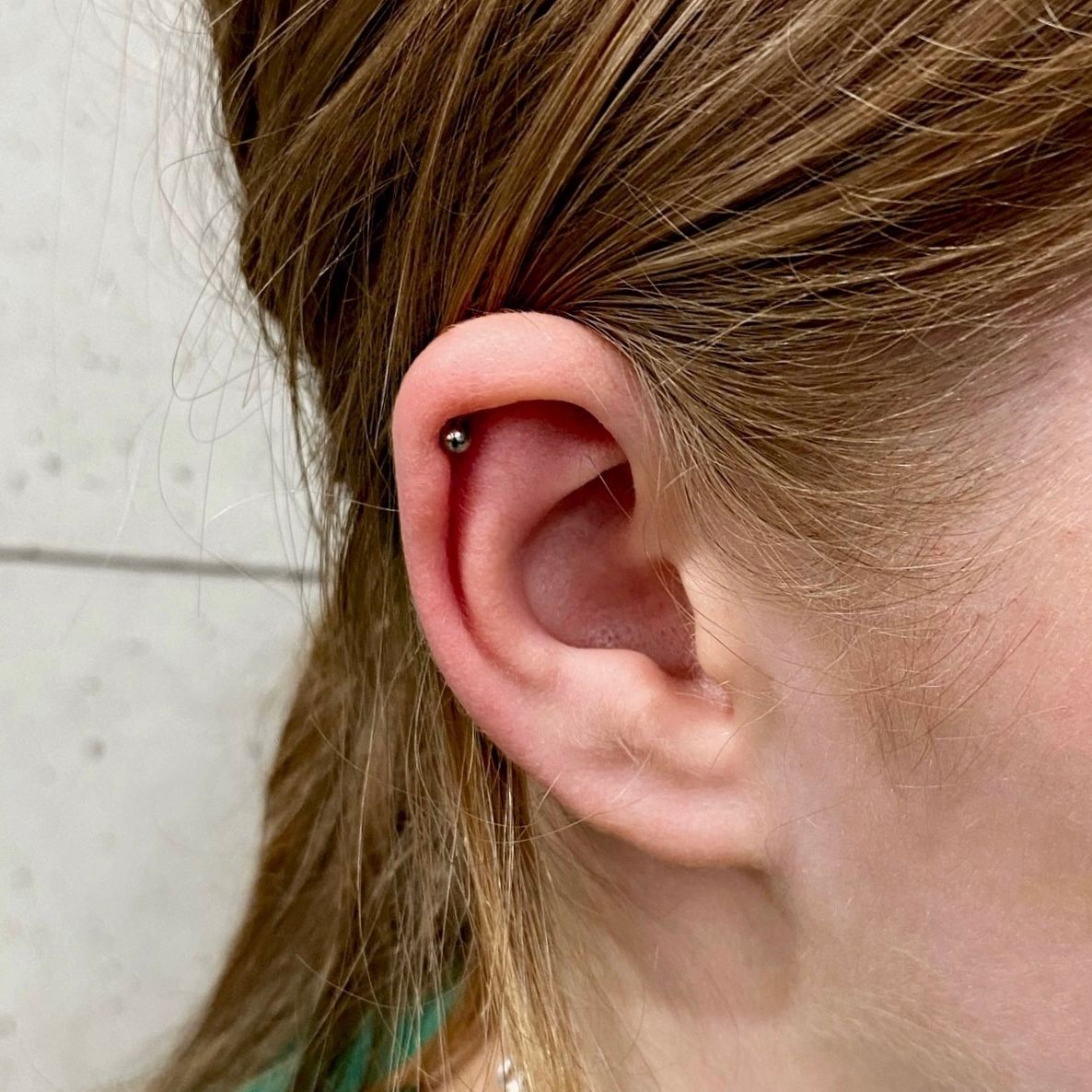 Helix piercing - czym jest i co warto wiedzieć o zabiegu?